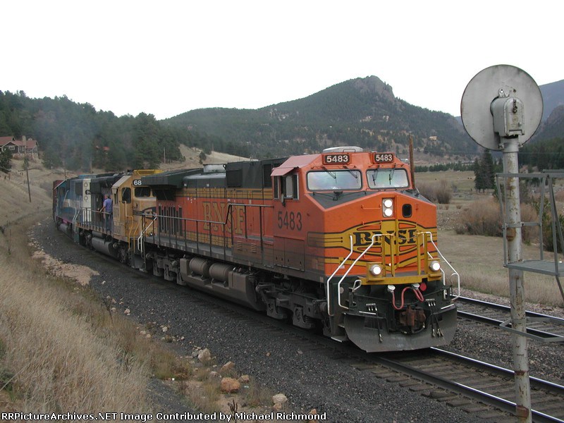 BNSF 5483